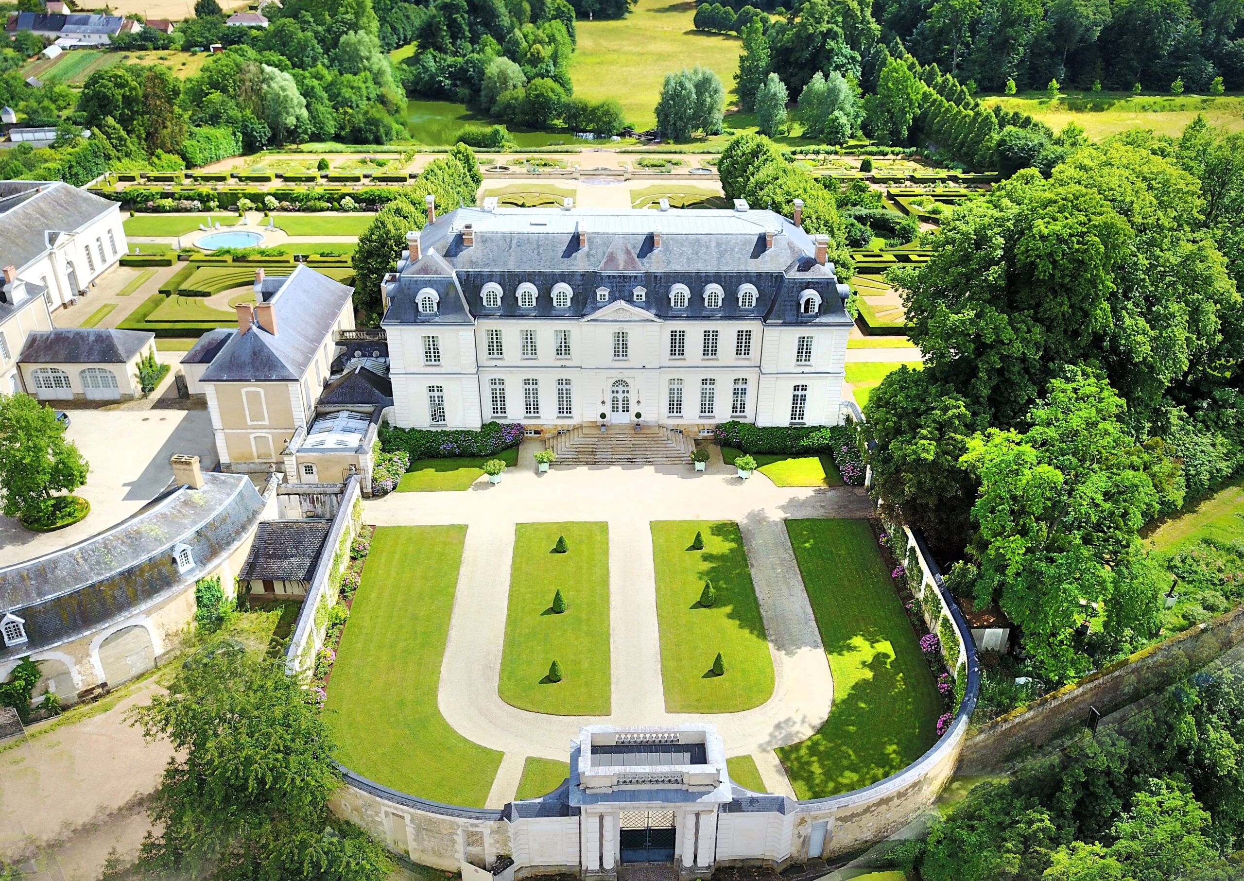 France and Italy’s Palaces and Castles Live like 18th-century nobility ...
