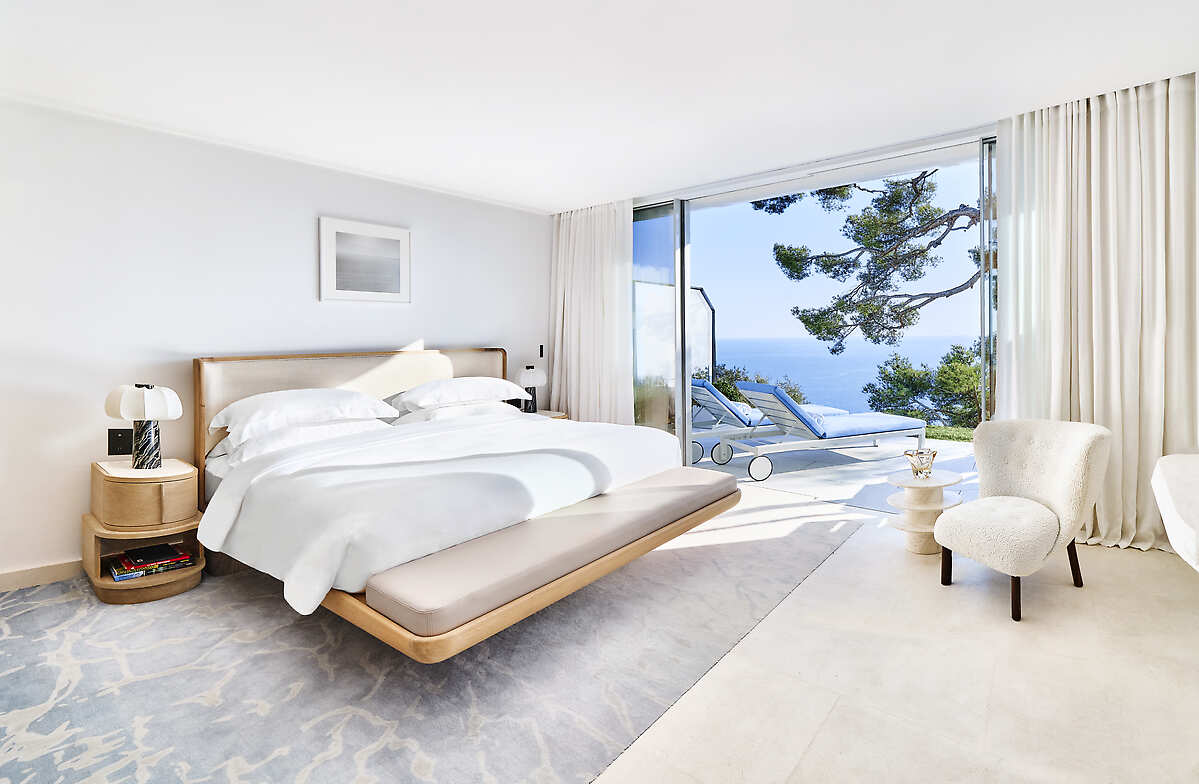 The Maybourne Riviera – Playful and Stylishly Hip