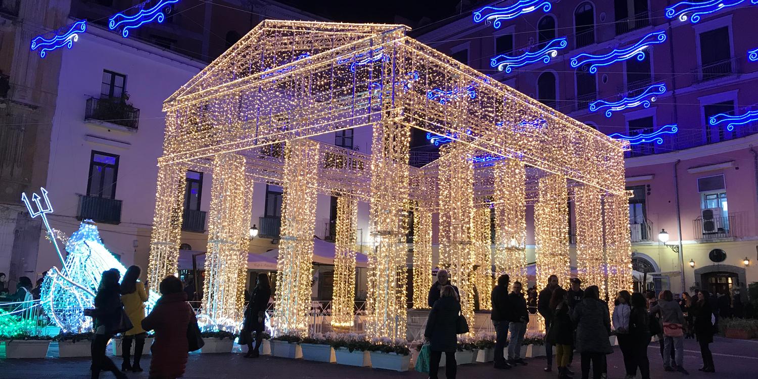 The World's Most Spectacular Christmas Light Displays